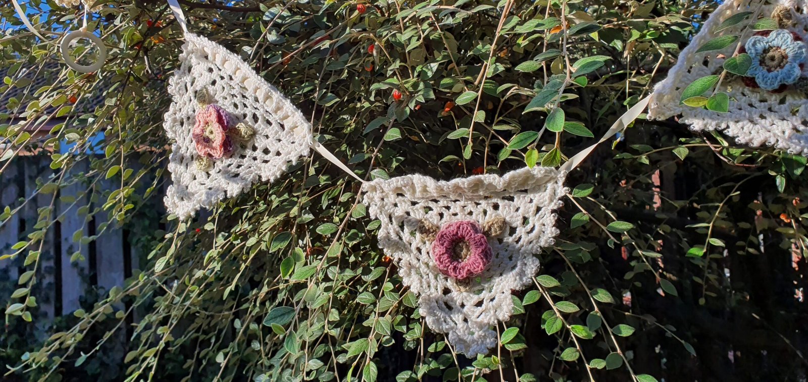 Bunting: Flower Crocheted Bunting - Crafts | Homemade Crafts | With ...